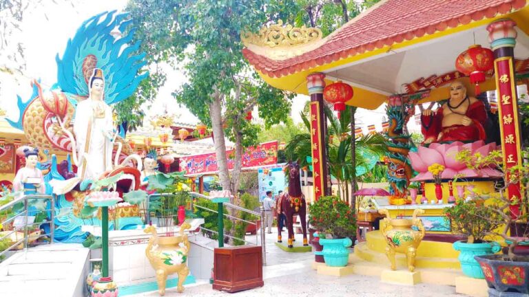 Chùa Đất Sét - Check-in chùa nhiều "kỷ lục" ở Sóc Trăng